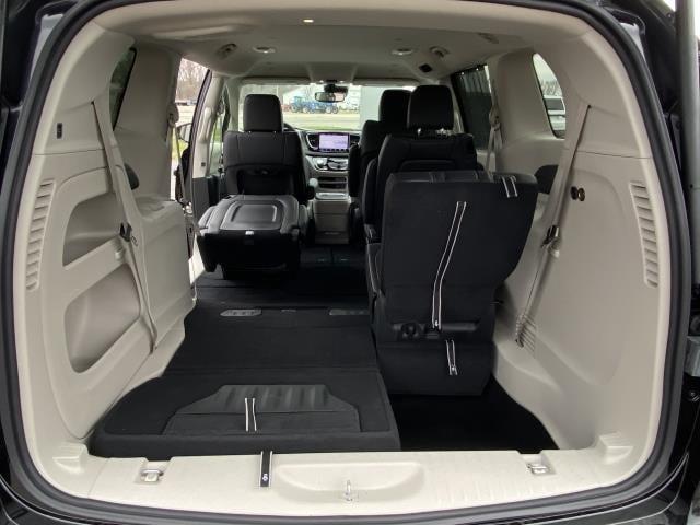 2022 Chrysler Pacifica Review: You Don't Know What You're Missing