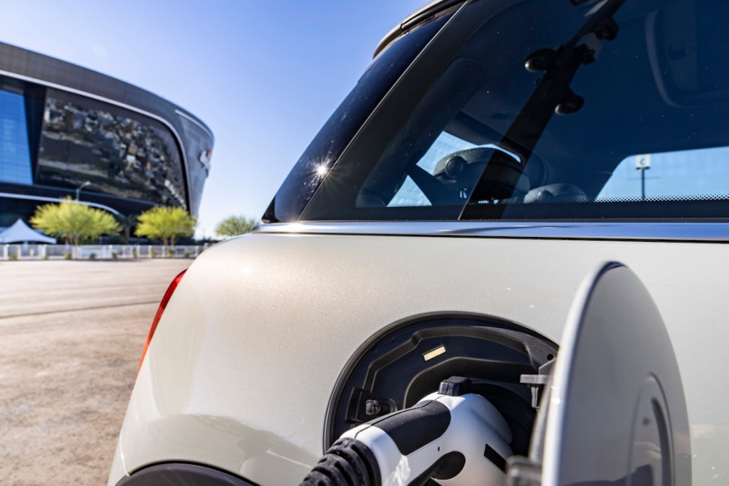 Only 2 Electric Cars Have Standard Driving Ranges Under 200 Miles