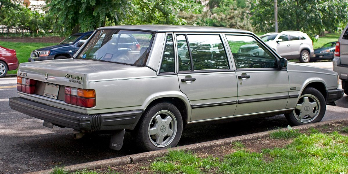 5 Luxury Cars from the 90s That Can Take a Beating and Keep on Ticking