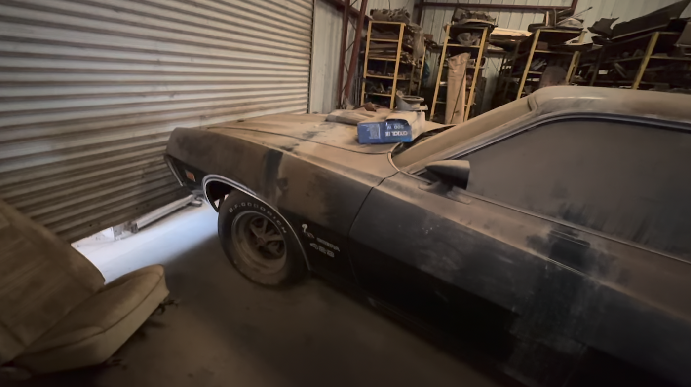 Video Shows Unreal Barn Find, Collection of Muscle Cars Worth Millions ...