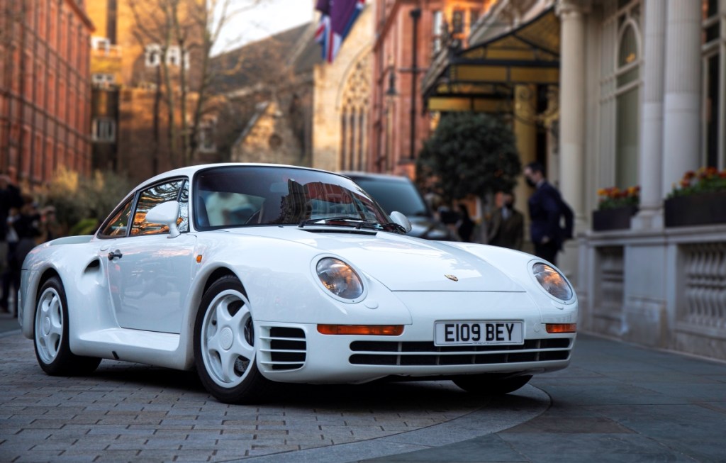 Revisiting the Legendary Porsche 959: A Rally-Bred Supercar with Modern ...