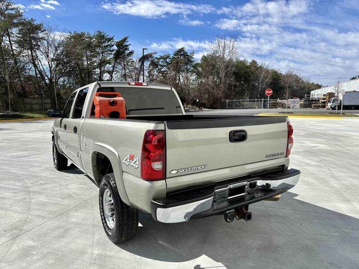 Do These Pickup Trucks Prove GMT800 Chevy Silverados and GMCs are ...