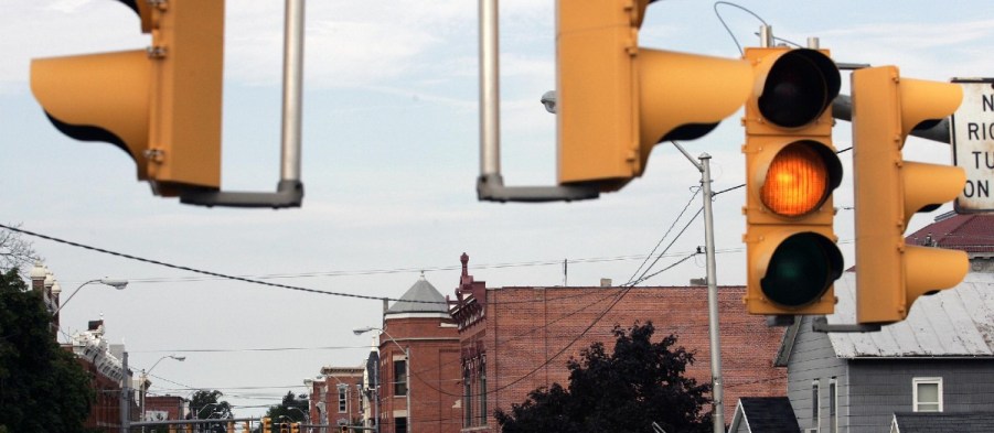 Is There a Solution to Yellow Light Car Accidents?