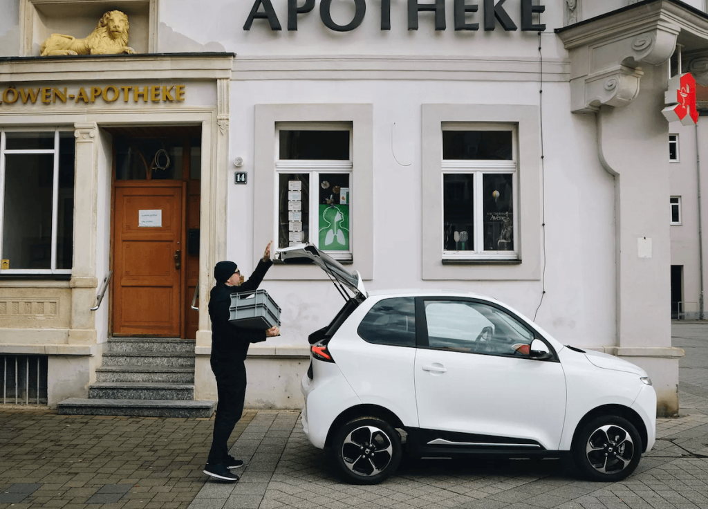 Smallest Van in the World? The New Ari 902 EV - TransLogistics