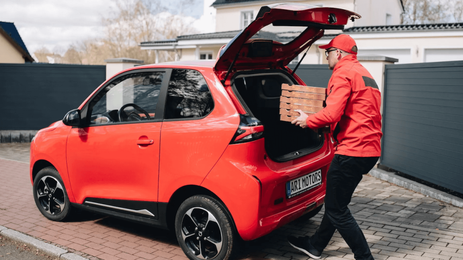 Smallest Van in the World? The New Ari 902 EV