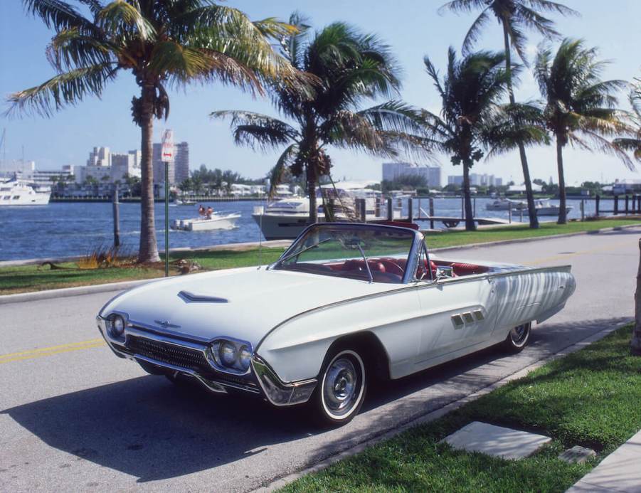 5 Iconic Classic American Luxury Cars