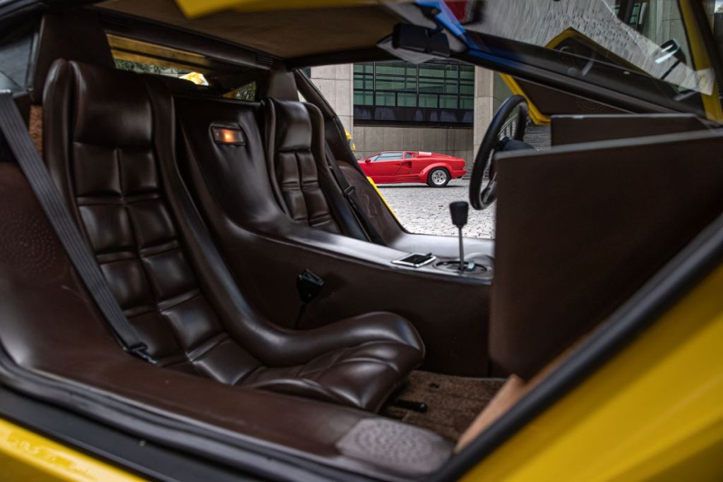Don't Miss This Extremely Rare Giallo Fly Yellow Lamborghini Countach ...
