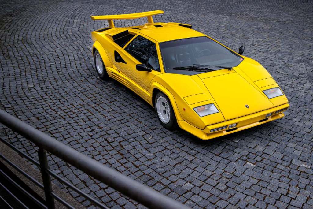 Don't Miss This Extremely Rare Giallo Fly Yellow Lamborghini Countach ...