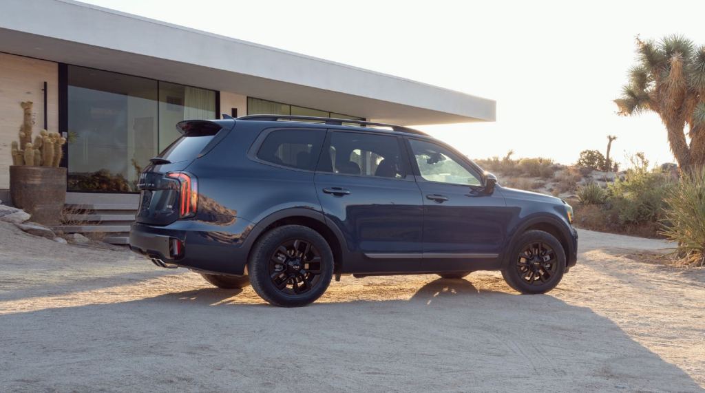 Why the 2023 Kia Telluride Might Be the Best Midsize SUV For Families