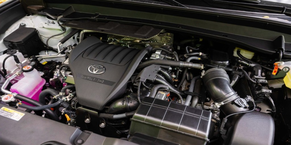 2024 Toyota Grand Highlander vs. 2024 Toyota Grand Highlander Hybrid ...