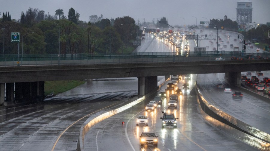 3 Safe Tips for Driving In the Rain