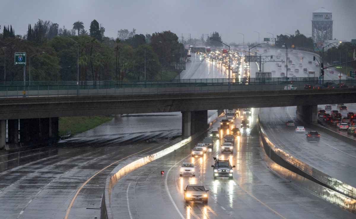 3 Safe Tips for Driving In the Rain
