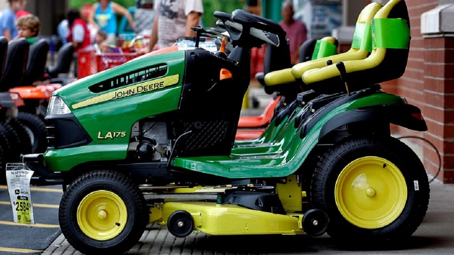 First-Time Lawn Mower Buyer? Here's How To Pick the Right Mower for ...