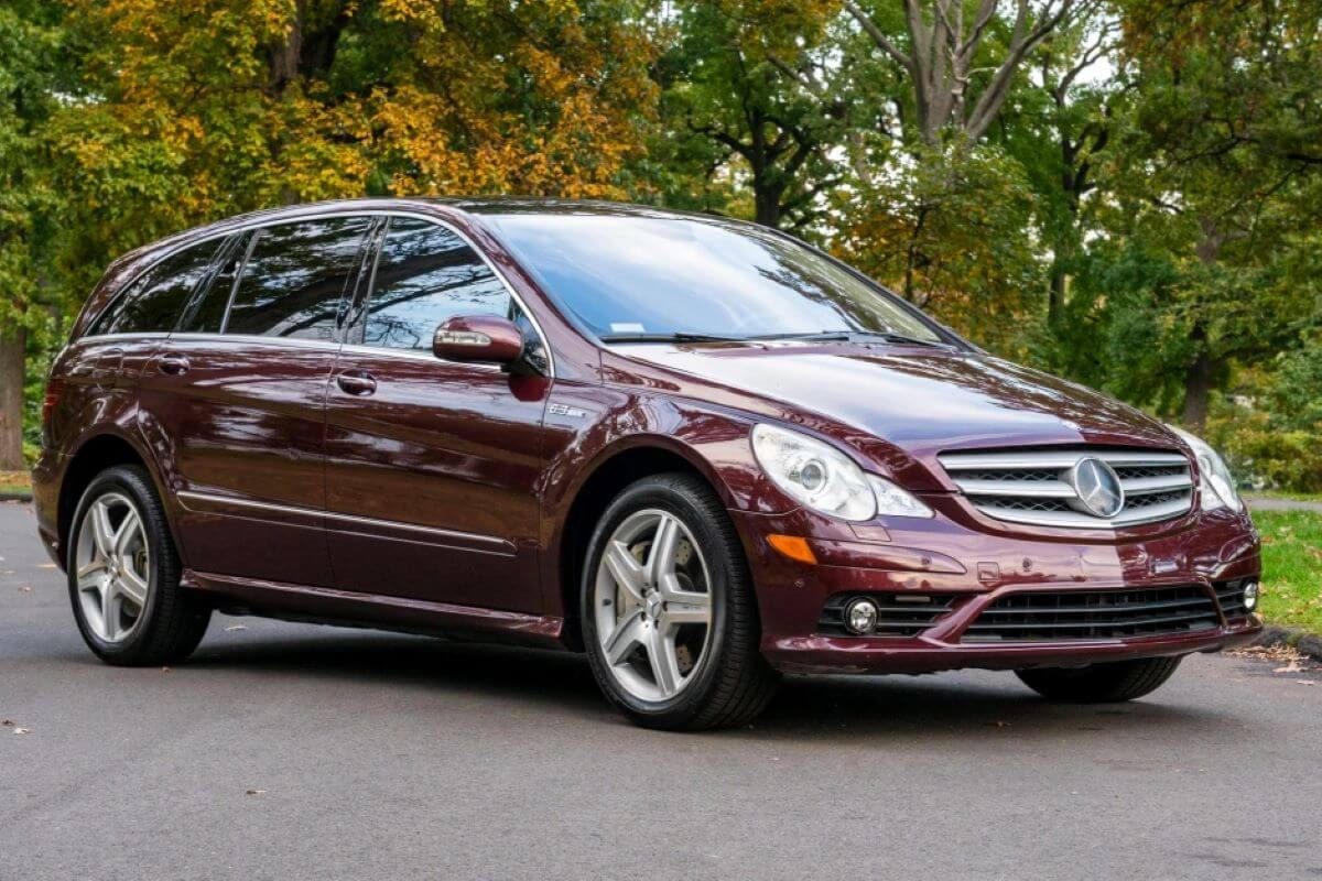 The Ultra-Rare Mercedes R63 AMG Is the Ultimate Sleeper Van