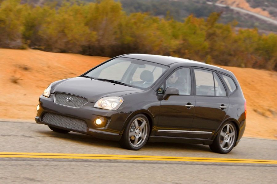 Kia's Forgotten Rondo Model Was the Smallest Way to Cram 7 People in a Car