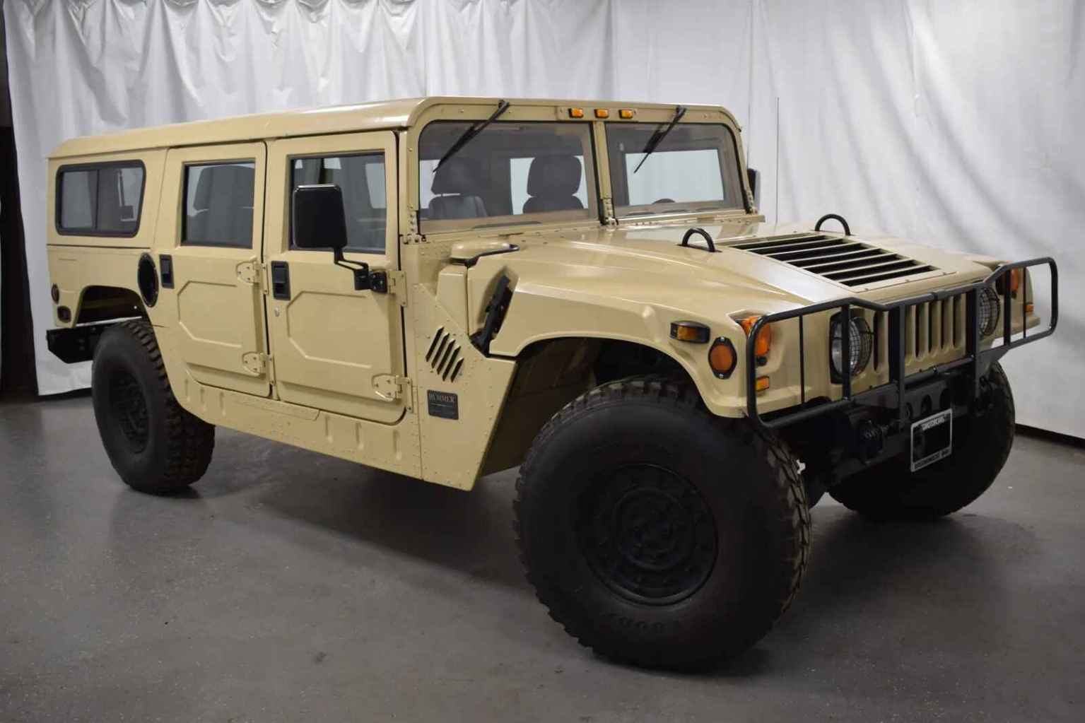 The 3-Ton 1992 Hummer H1 Is 1 of the Slowest Cars Ever Made