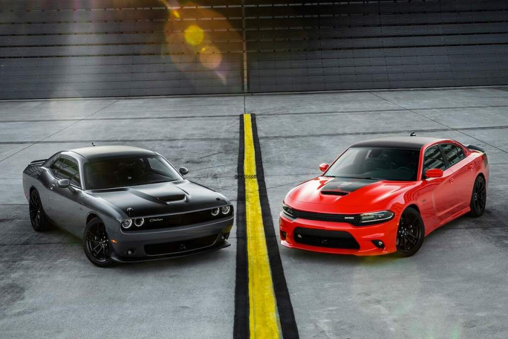 Challenger vs. Charger: Which $25,000 Used Dodge Muscle Car Is the ...