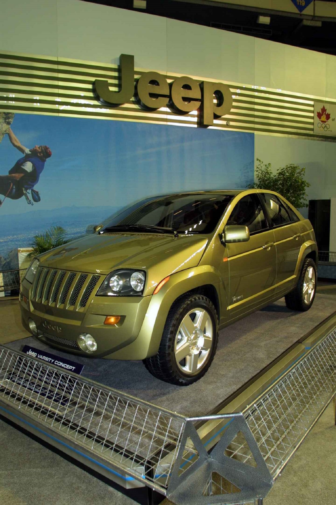 The Jeep Varsity Was a Y2K Compact Urban Overlander That Never Lived