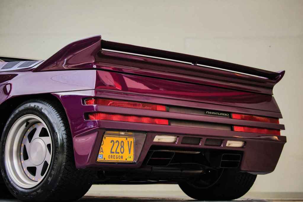 The Vector W8 Supercar Was a Crazy Beautiful, Problem-Riddled, Short ...