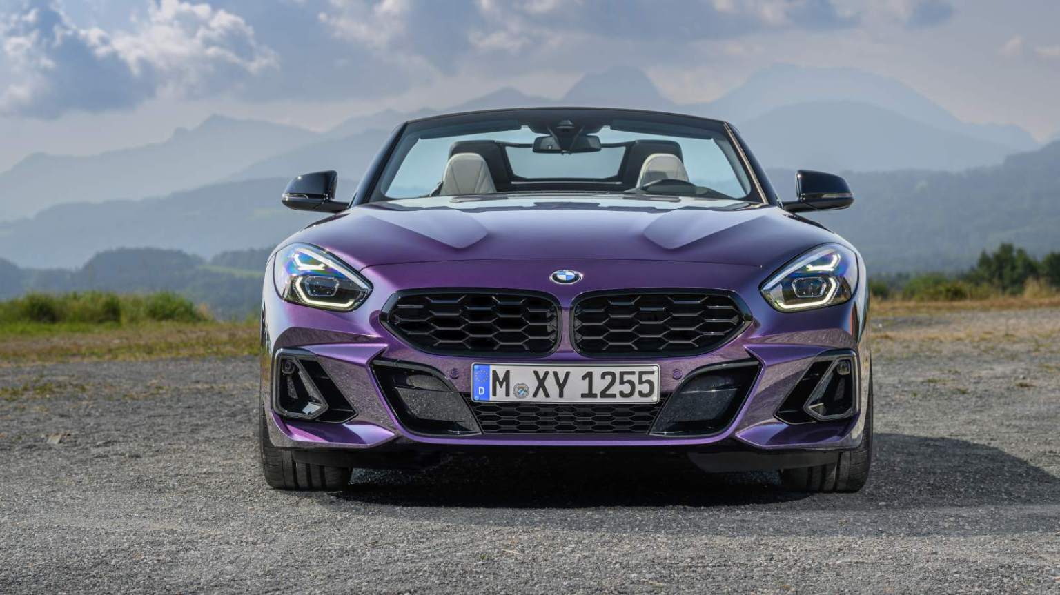 How the Luxurious BMW Z4 Differs From the Iconic Mazda Miata