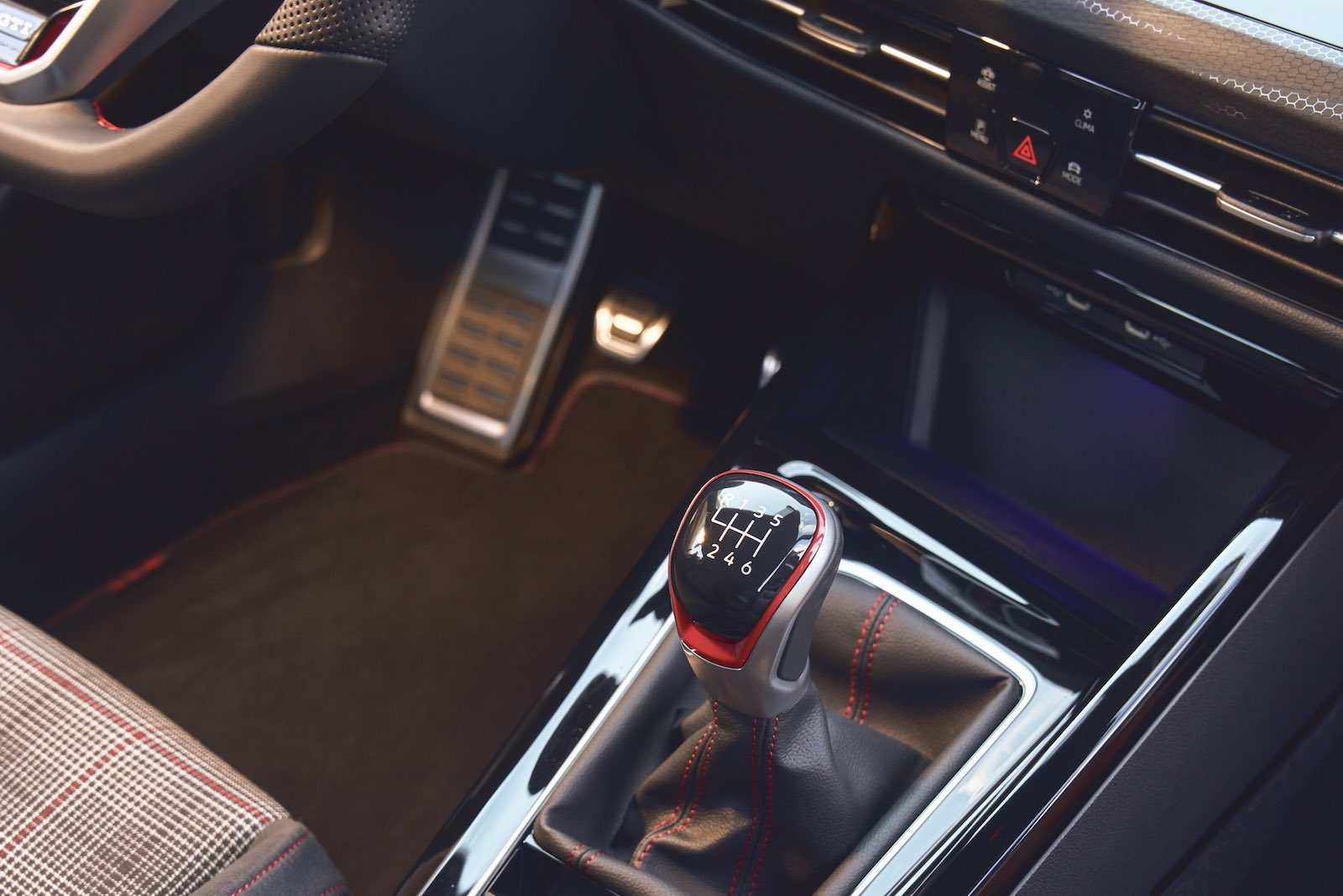 Volkswagen Golf GTI Drops the (Shifter) Ball As the Manual Mounts a ...