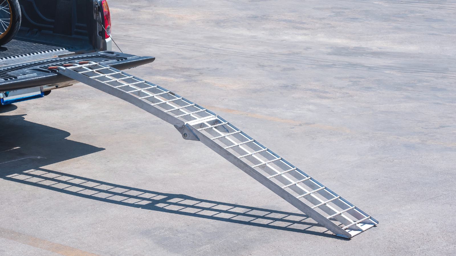 GM Patent’s Foldable Ramps to Revolutionize Loading Truck Beds