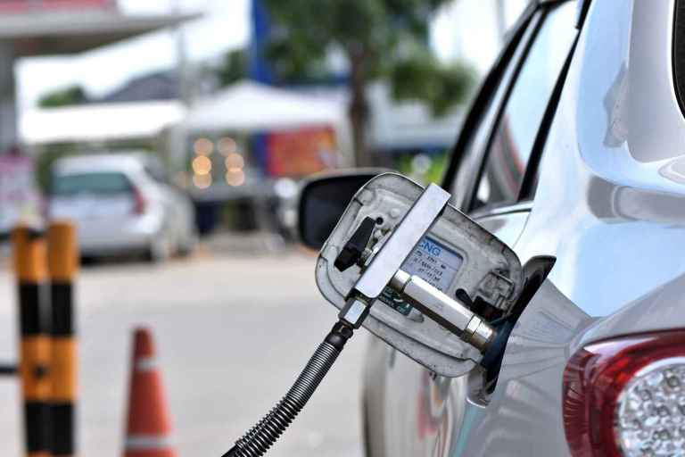 What's the Difference Between Bi-Fuel and Dual-Fuel Vehicles?