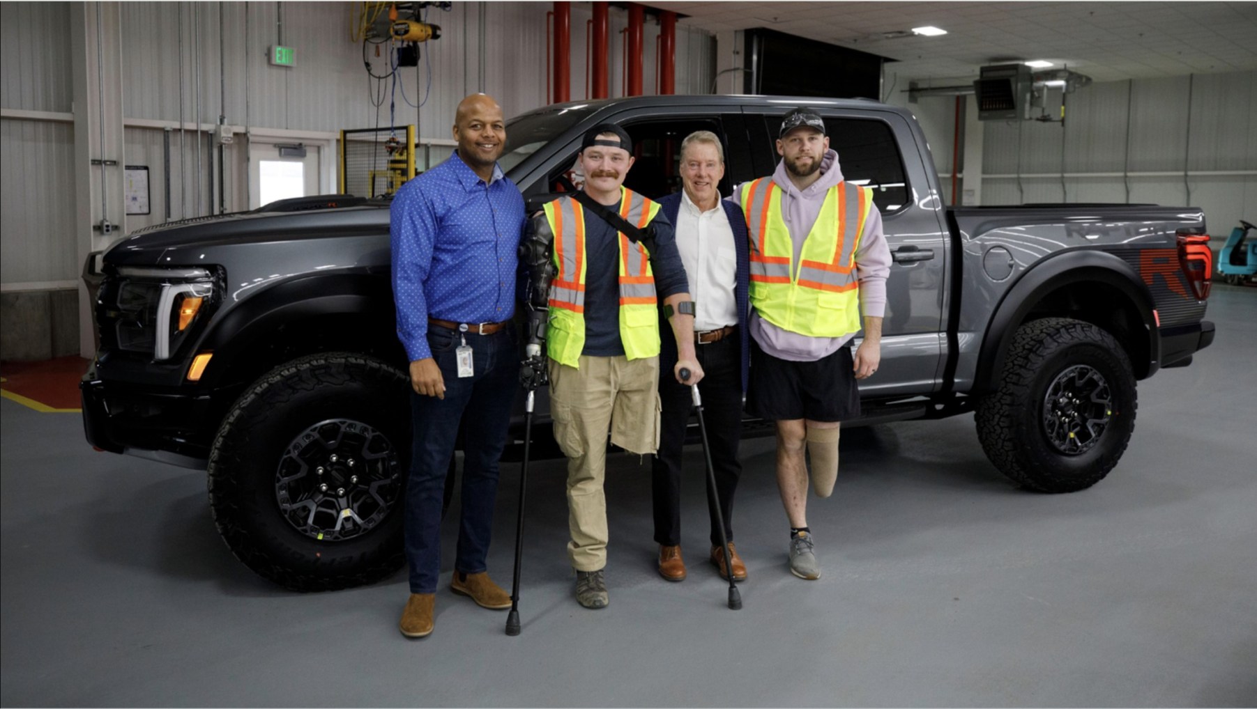 Ford Gifts New Ford F-150 Raptor R to a Veteran After Accident