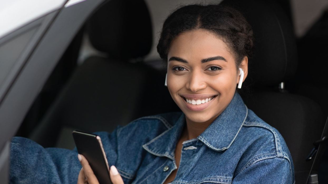 Driving With Headphones Isn’t Illegal but Maybe It Should Be