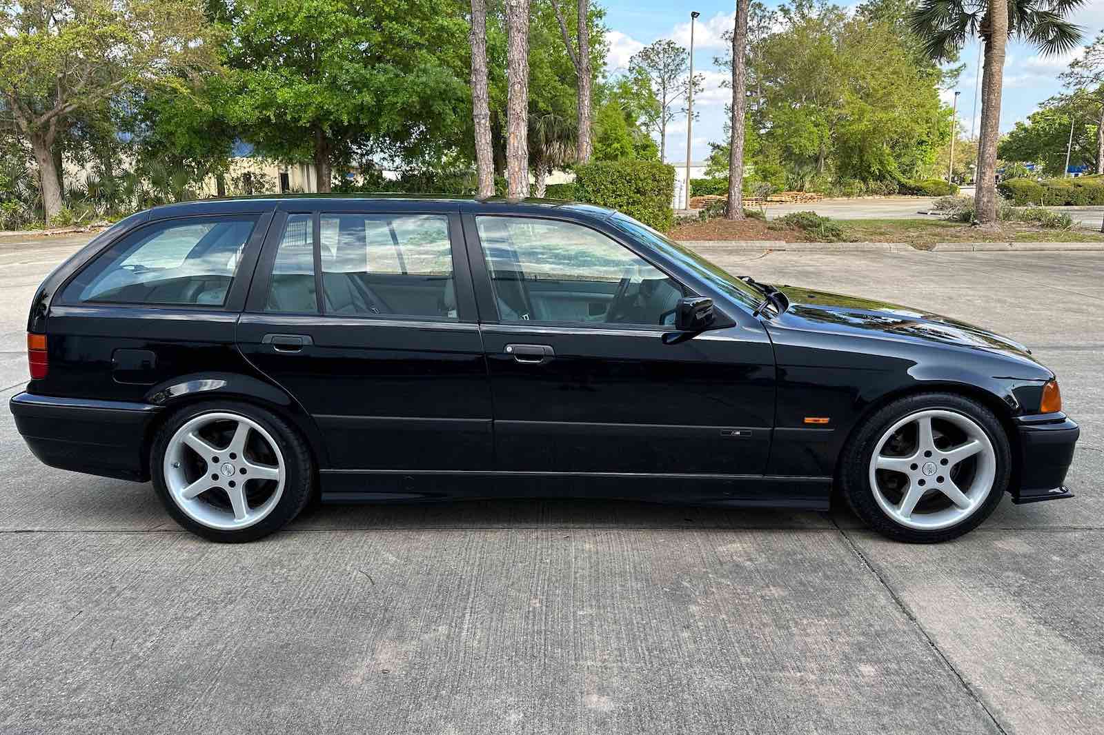 Auction Alert: Imported BMW 323i Wagon Hits the Sweet Spot Between ...