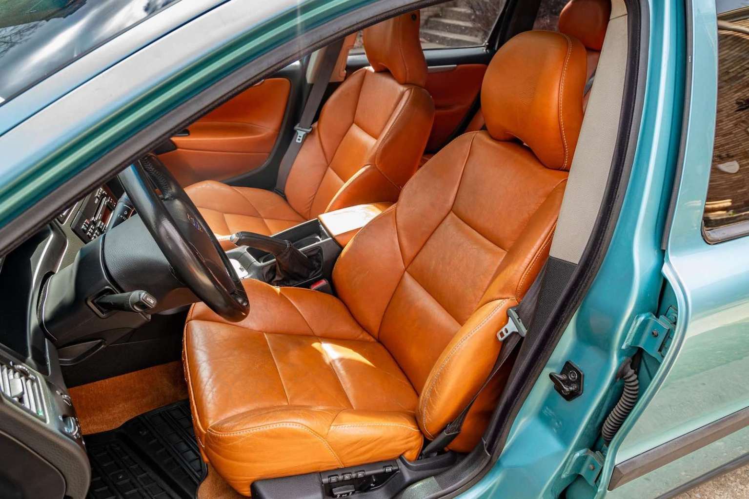 This Stick Shift Volvo V70 R in Flash Green is the Wagon You’ve Been ...