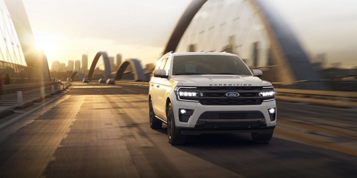 The Ancient 2024 Ford Expedition Soldiers on With Minor Changes
