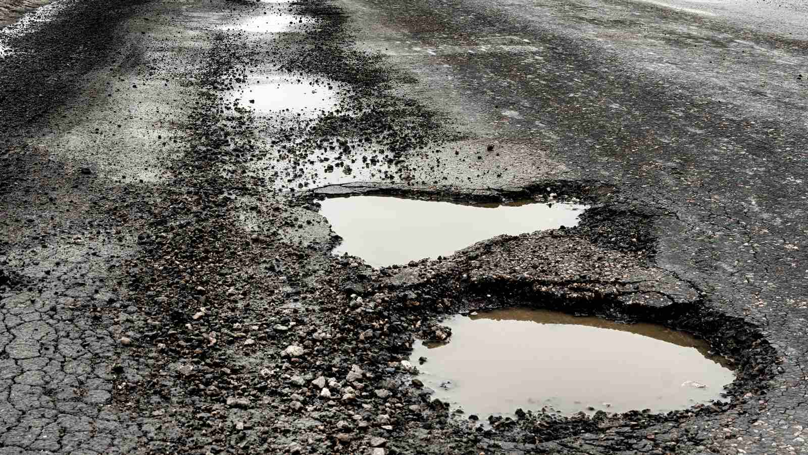 Bad Highways Cause Hawaii Drivers to Break the Bank on Car Repairs