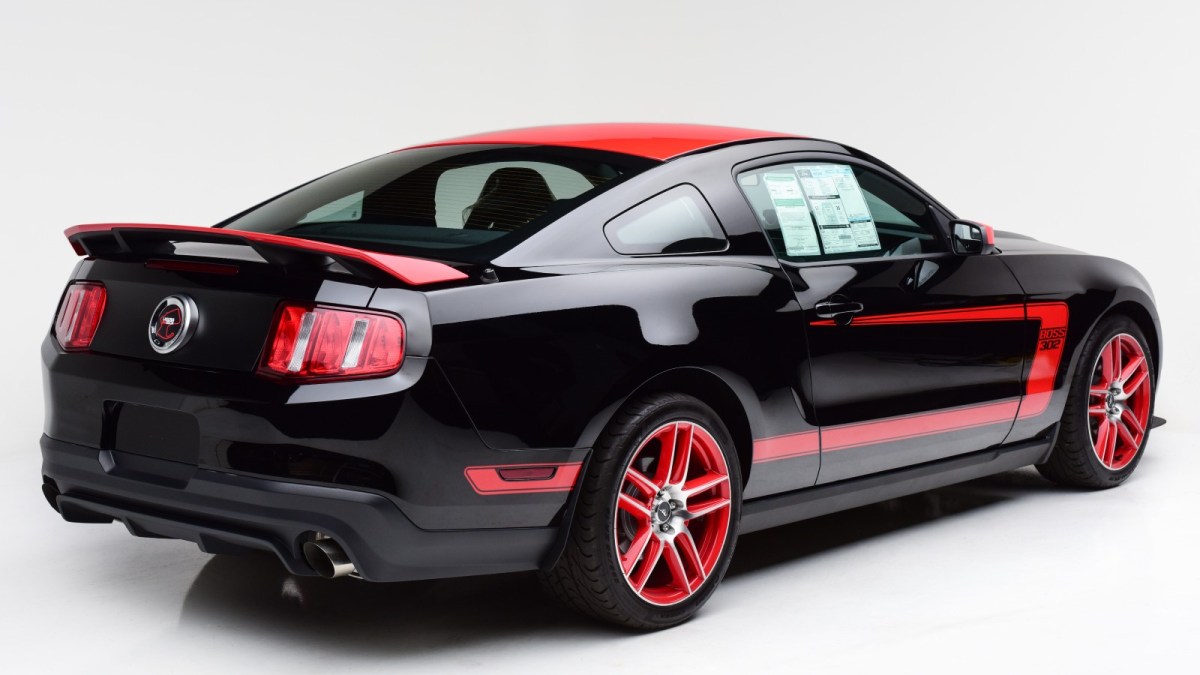 The 5th Gen Ford Mustang Is a Flawed But Reliable Option for Lovers of ...