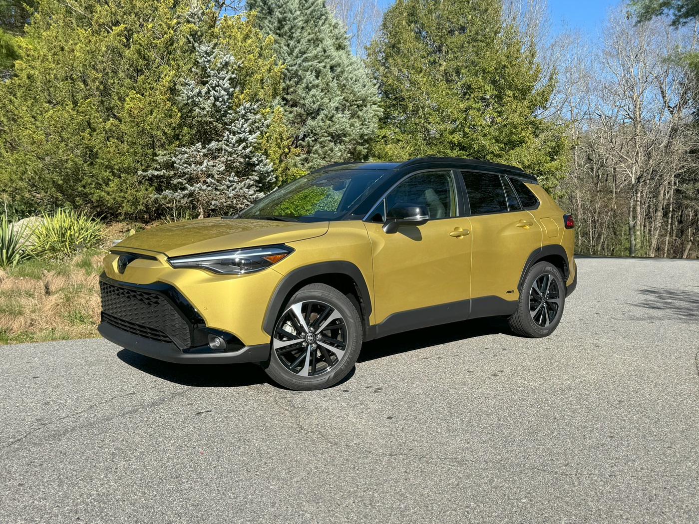 2024 Toyota Corolla Cross Hybrid Pros and Cons for Daily Driving