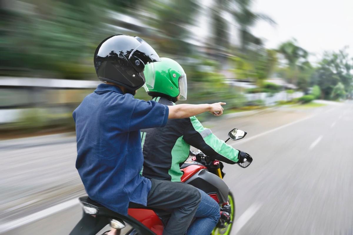 How Do Motorcycle Riders Communicate on the Road?