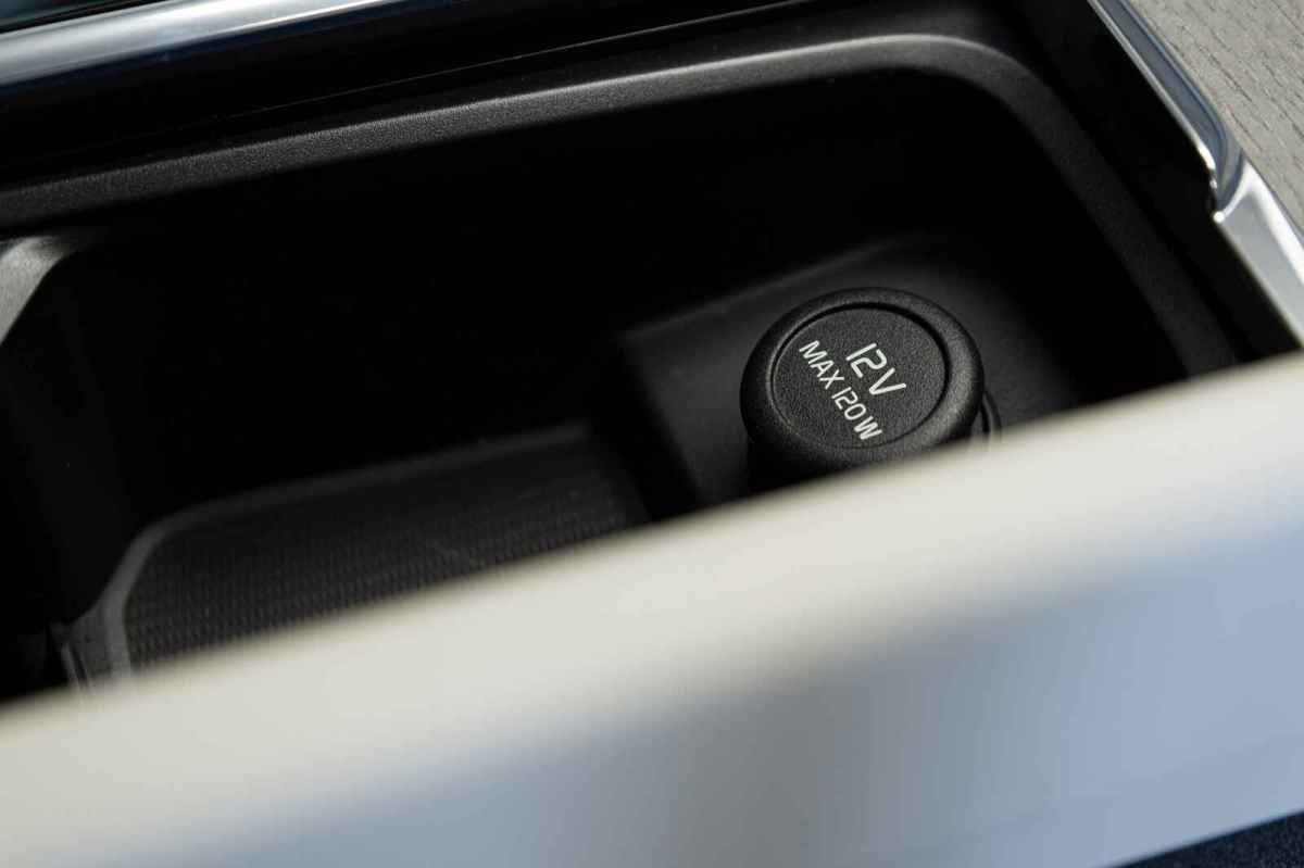 Car Power Outlet Can't Charge Anything? Here's How to Replace It