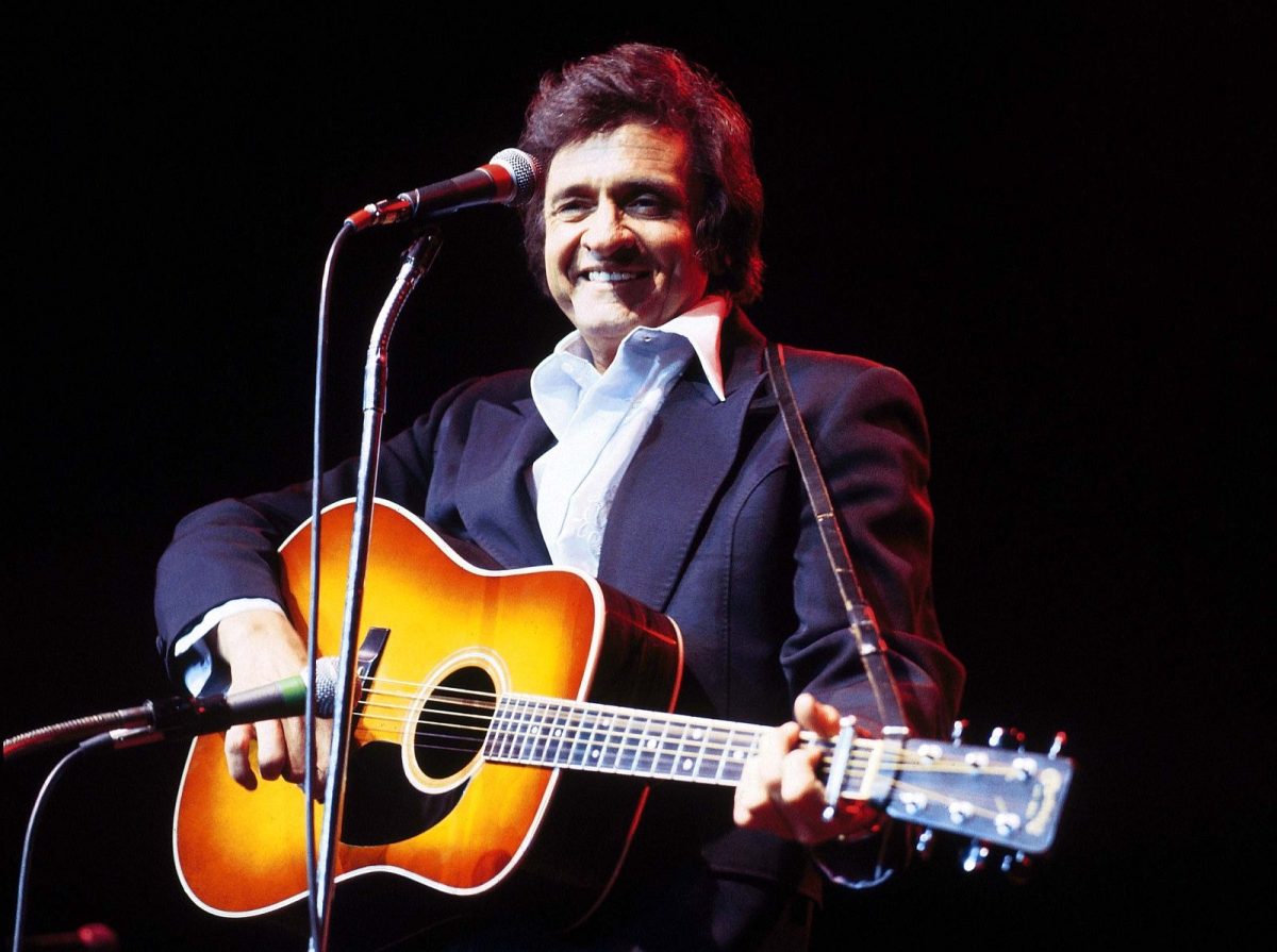Vintage Clip Shows Quirky Way 6-Foot-2 Johnny Cash Got Into a 3-Foot ...