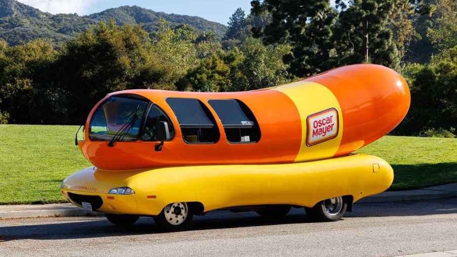 'That's the wurst!' Oscar Mayer Wienermobile crashes and tips over on ...