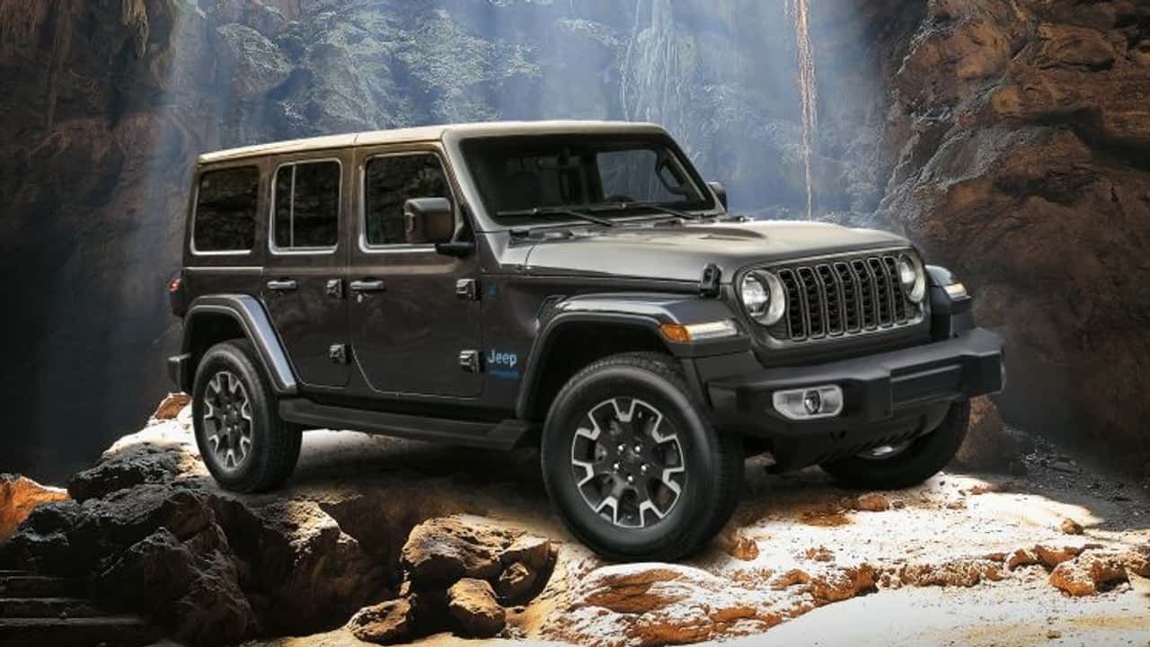 Complaints about Jeep Wrangler and Gladiator fires spur an investigation