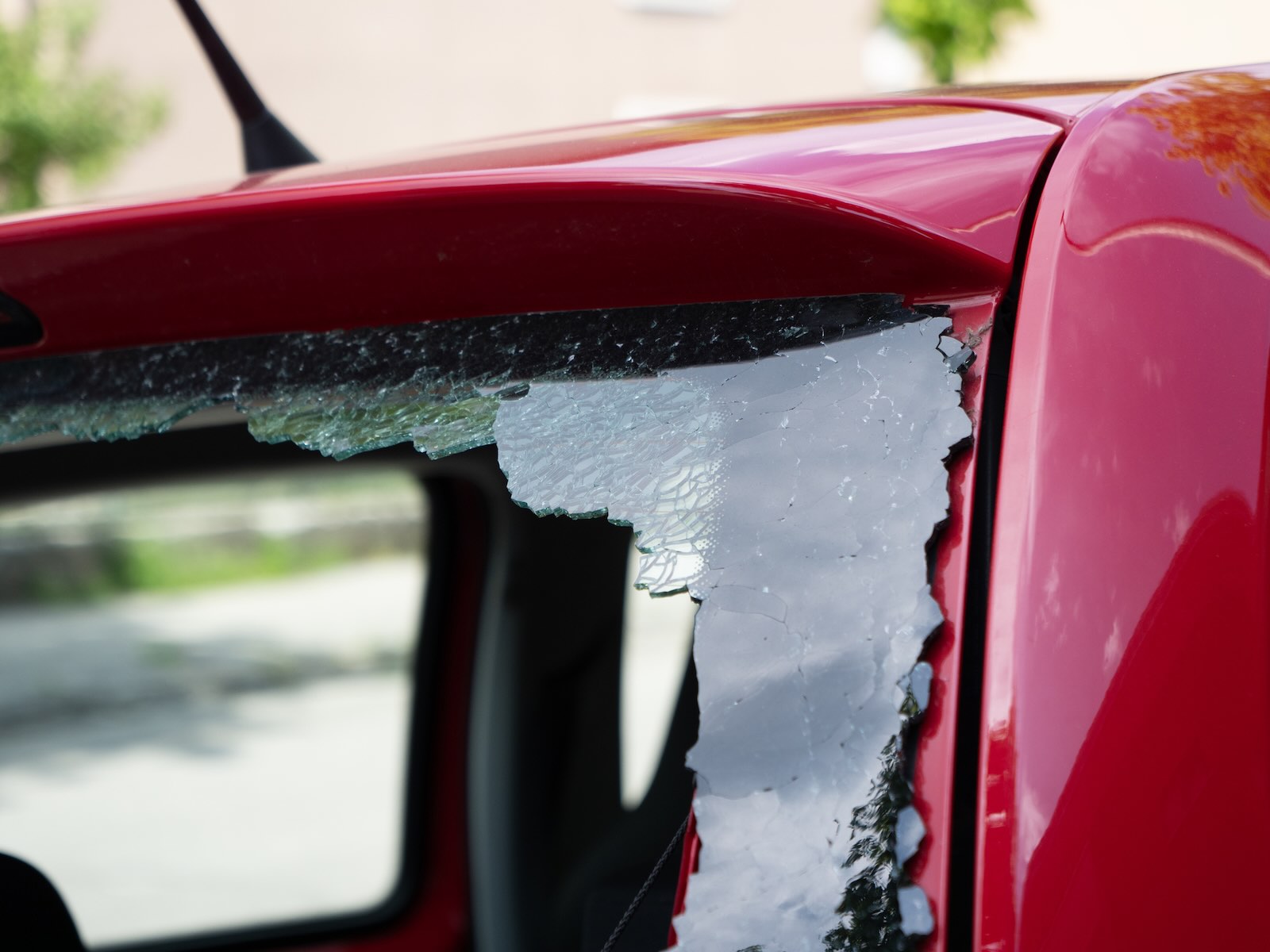 Car windows shattered by exploding spray can—find out why it happens