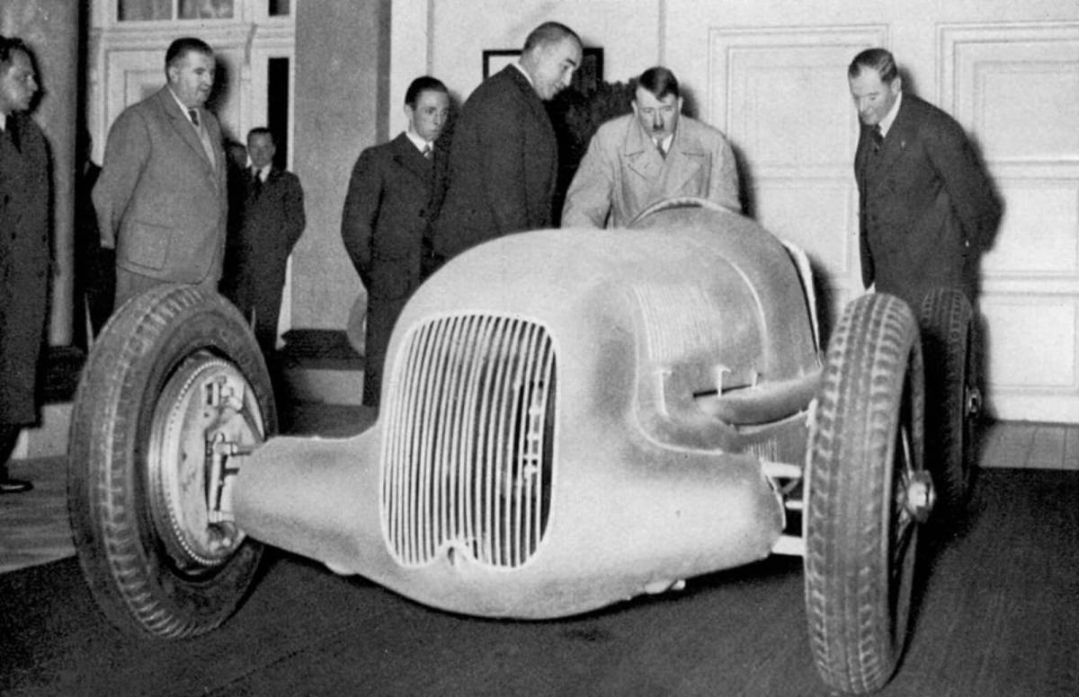 Here's how Adolf Hitler got Mercedes-Benz into racing