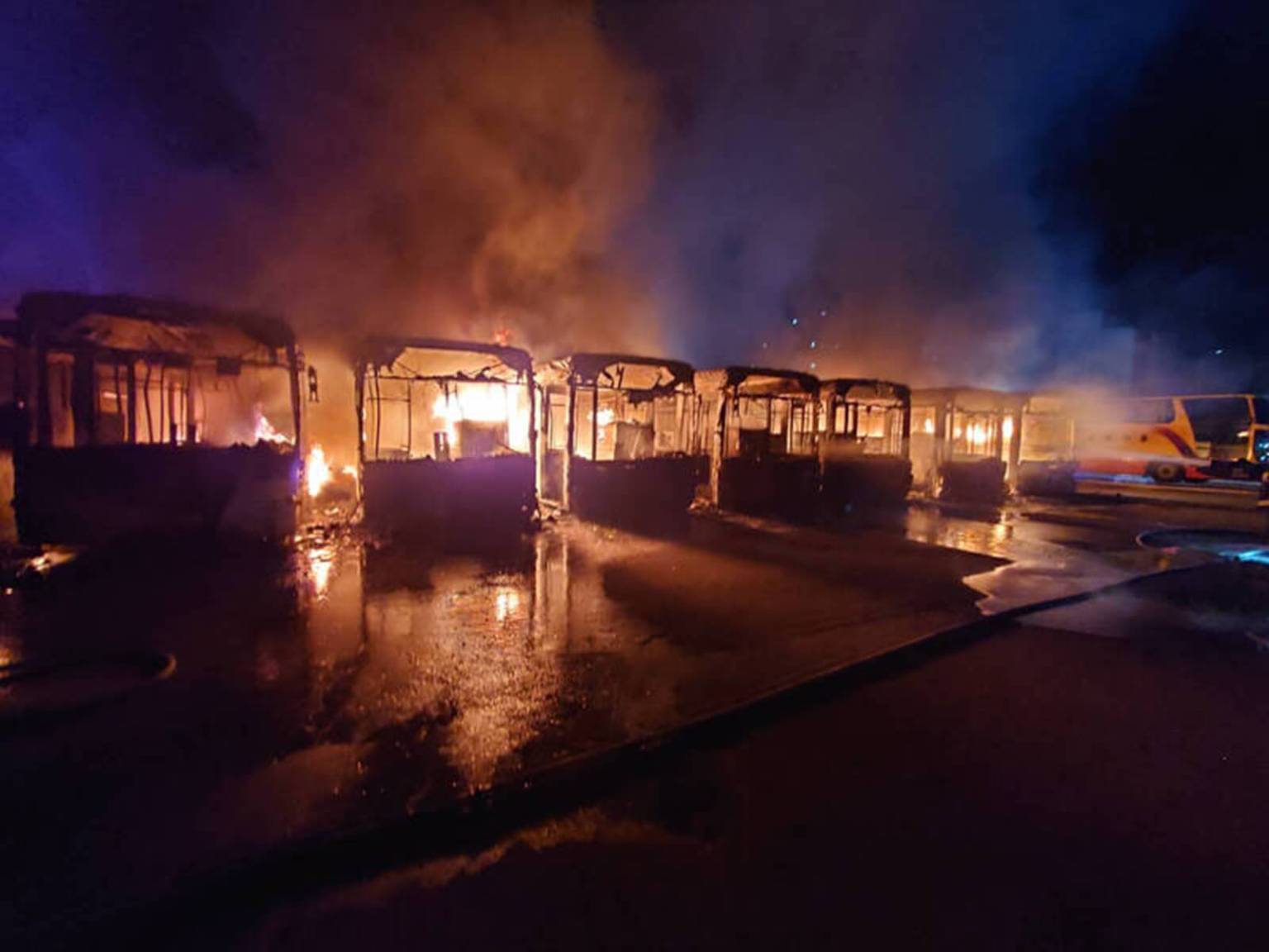 9 electric buses burned in a massive Taiwanese EV fire