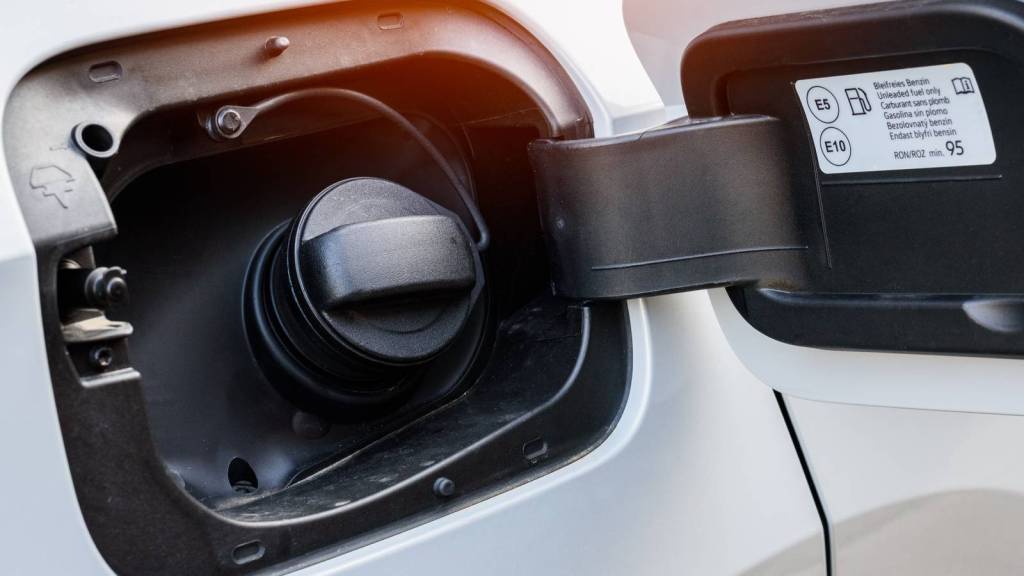 Why do so many newer cars lack fuel caps?