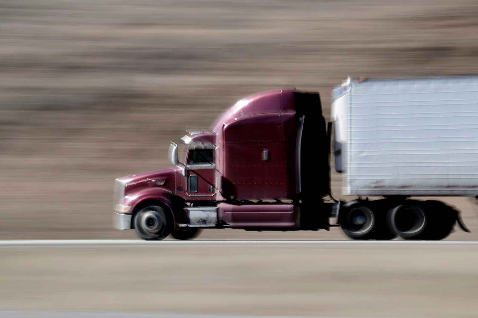 Anonymous semi-truck drivers share why pay models aren't safe ...