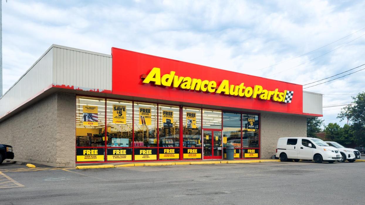 Advance Auto Parts plans to close hundreds of stores following profit ...