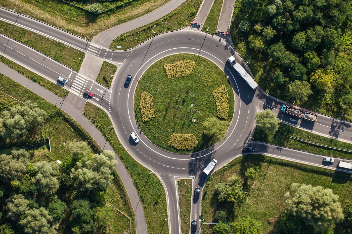 New roundabouts in New York create chaos for truck drivers