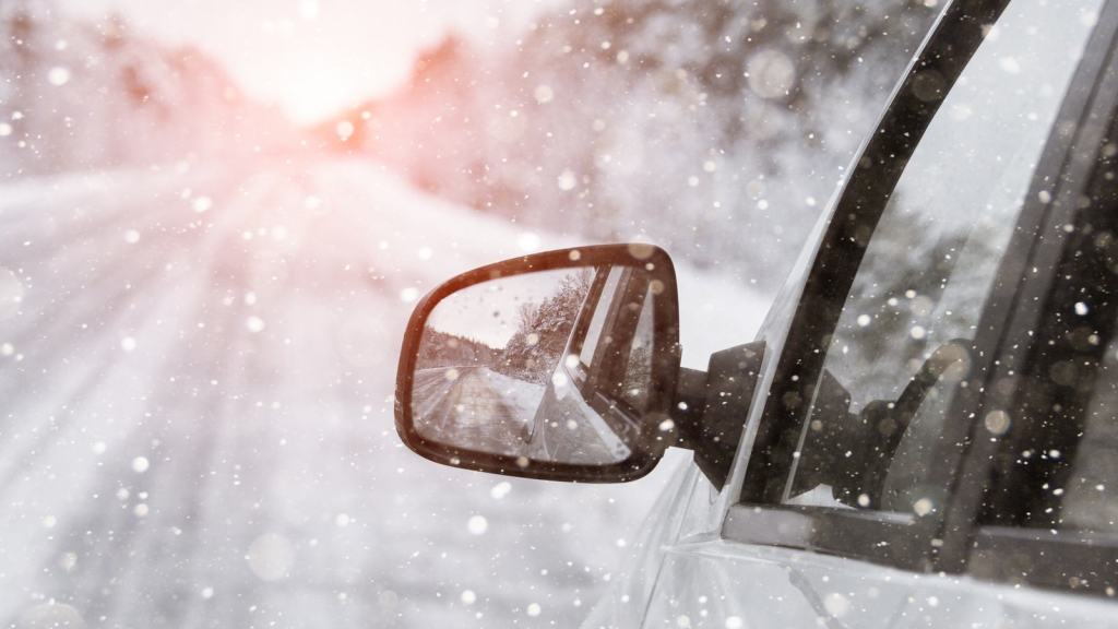 6 tips for maintaining safety while driving in the snow