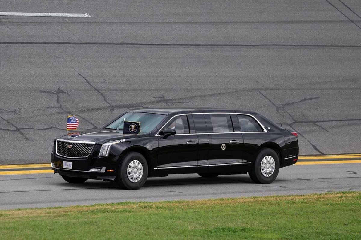 Donald Trump takes a joyride around Daytona in his $1.5 million limo ...