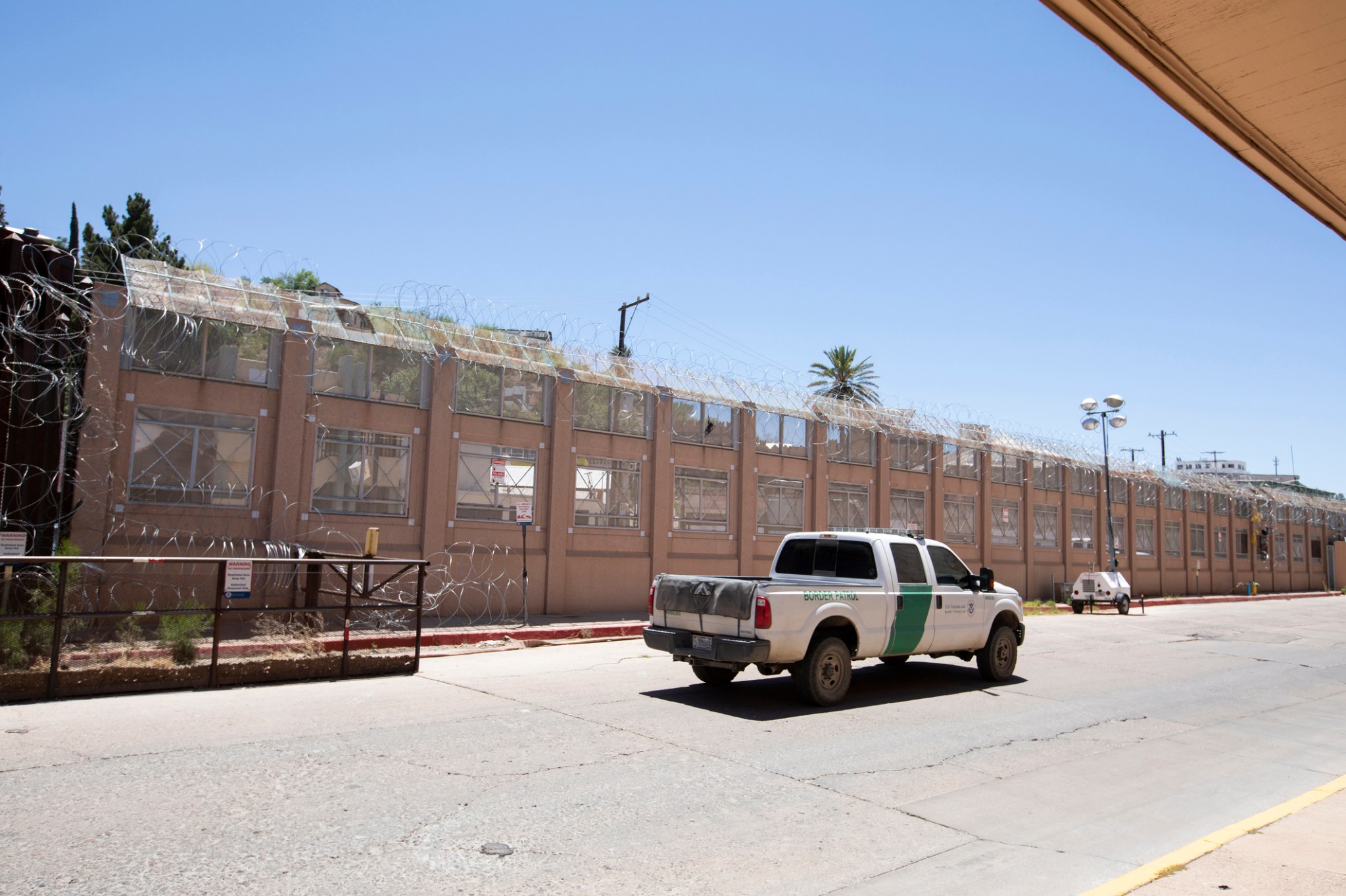 A fake Border Patrol K9 truck transports 24 migrants across the border